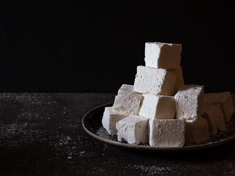 The Best Homemade Marshmallows (Fluffy) | The HoneyBee